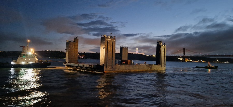 Floating concrete caissons and recycled materials at the Port of Bilbao
