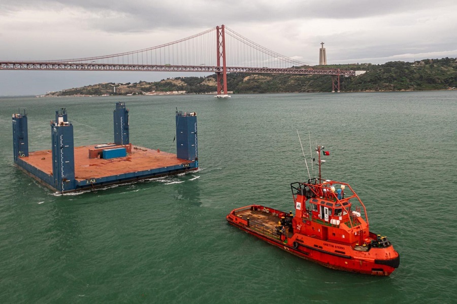 Floating concrete caissons and recycled materials at the Port of Bilbao